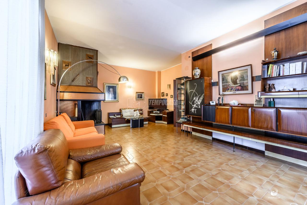 Casa indipendente in vendita a Trezzano Sul Naviglio