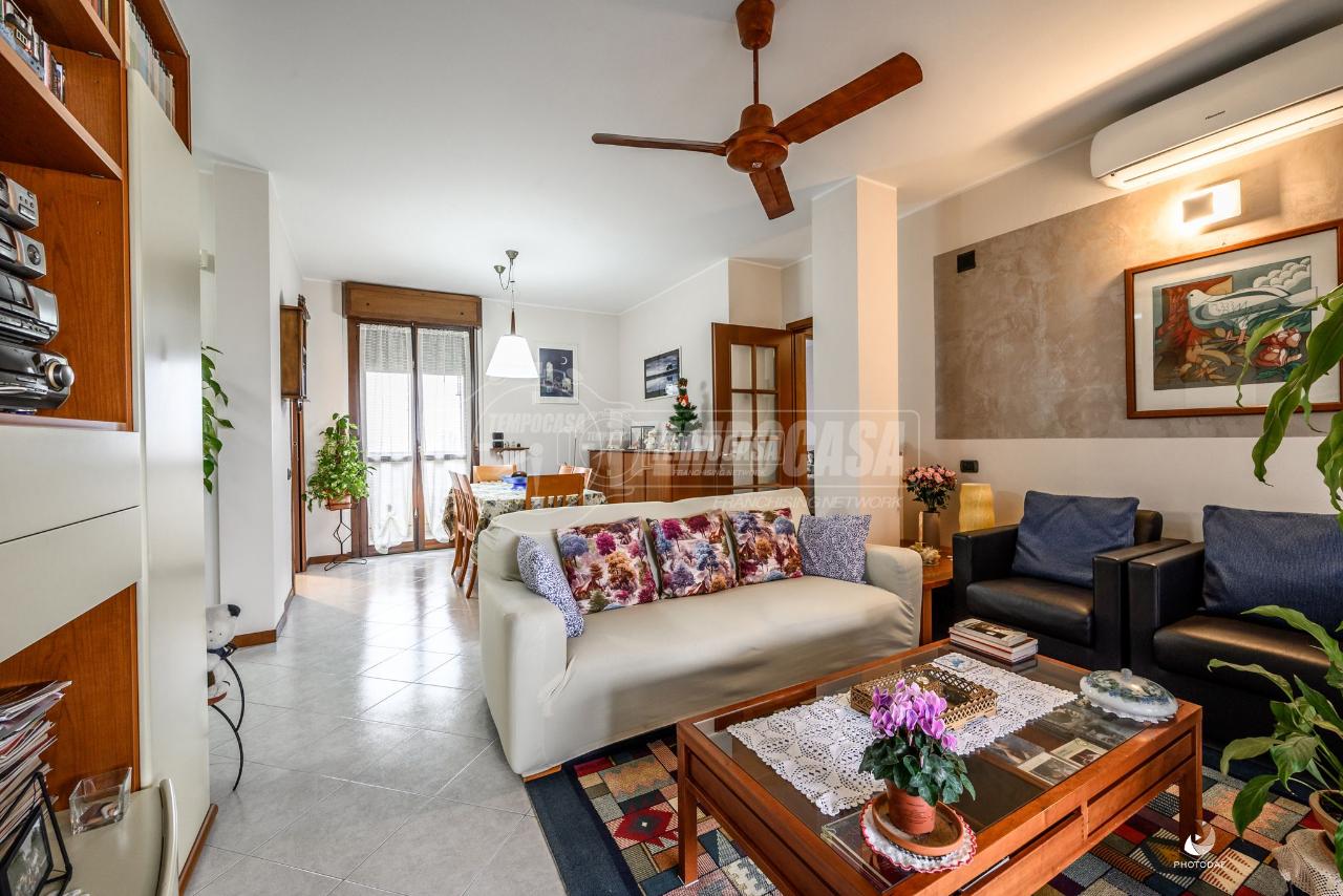 Appartamento in vendita a Trezzano Sul Naviglio