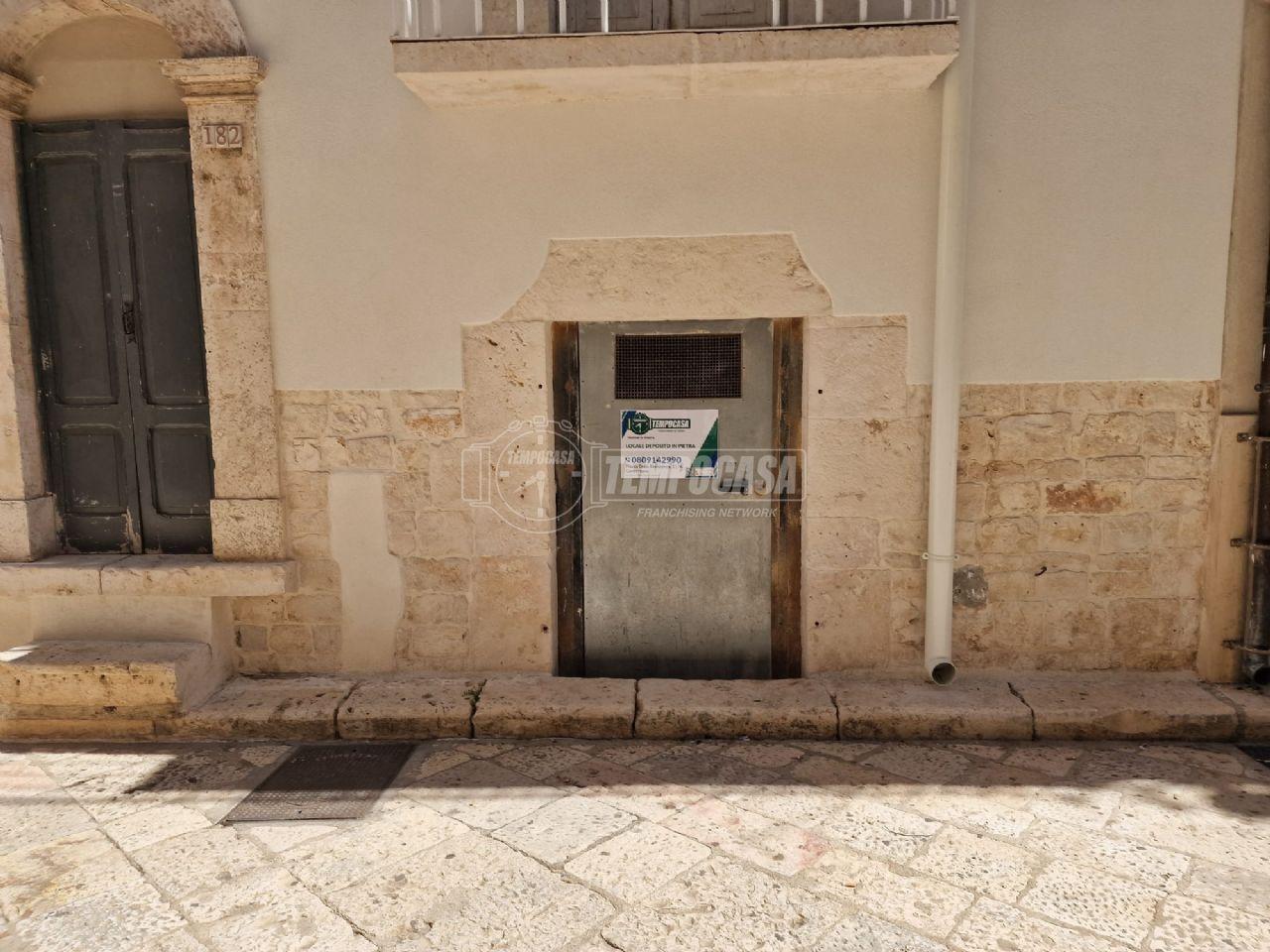 Magazzino in vendita a Conversano