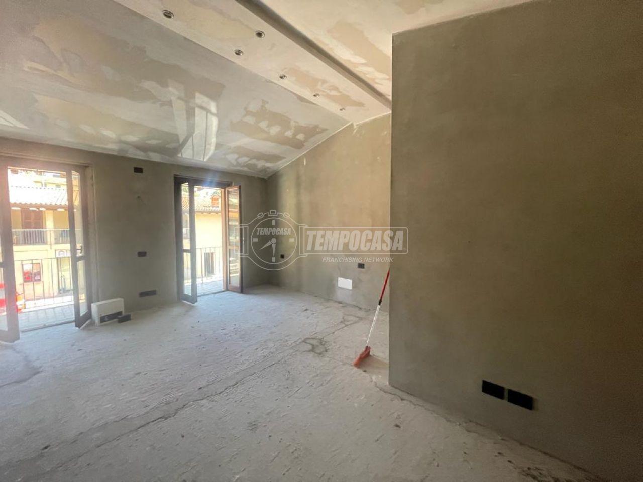 Appartamento in vendita a Montano Lucino