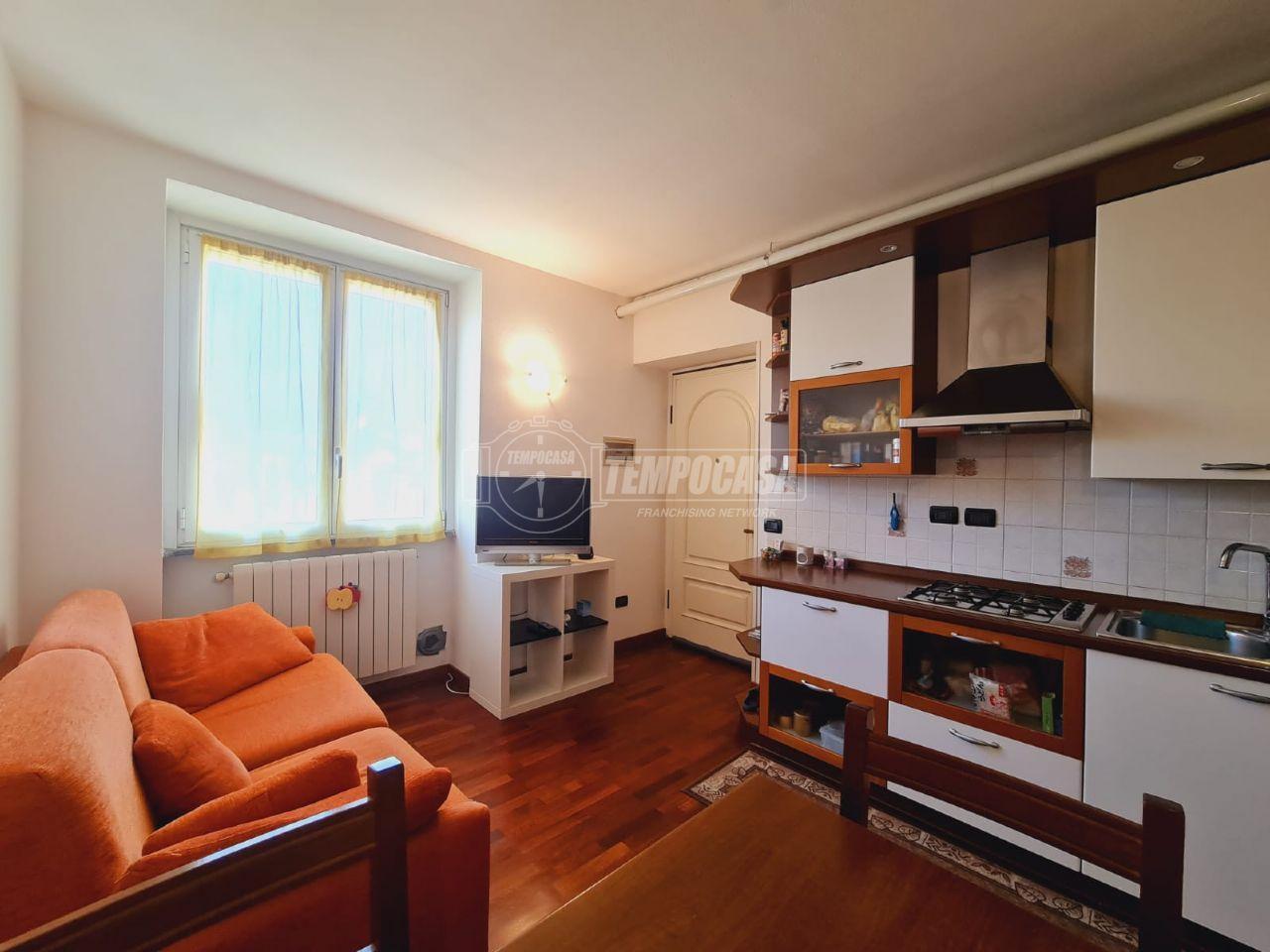 Appartamento in vendita a Montano Lucino