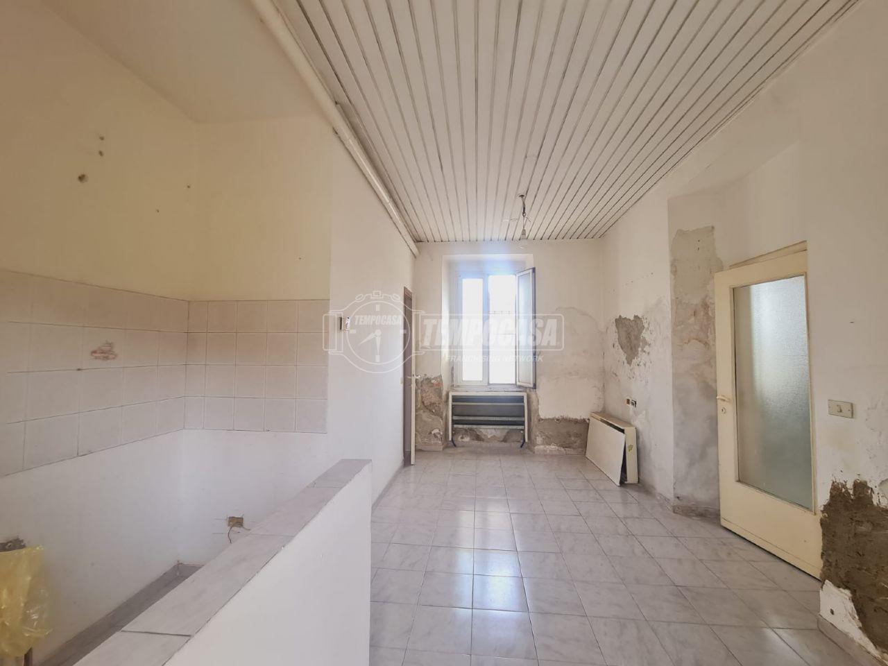 Appartamento in vendita a Montano Lucino