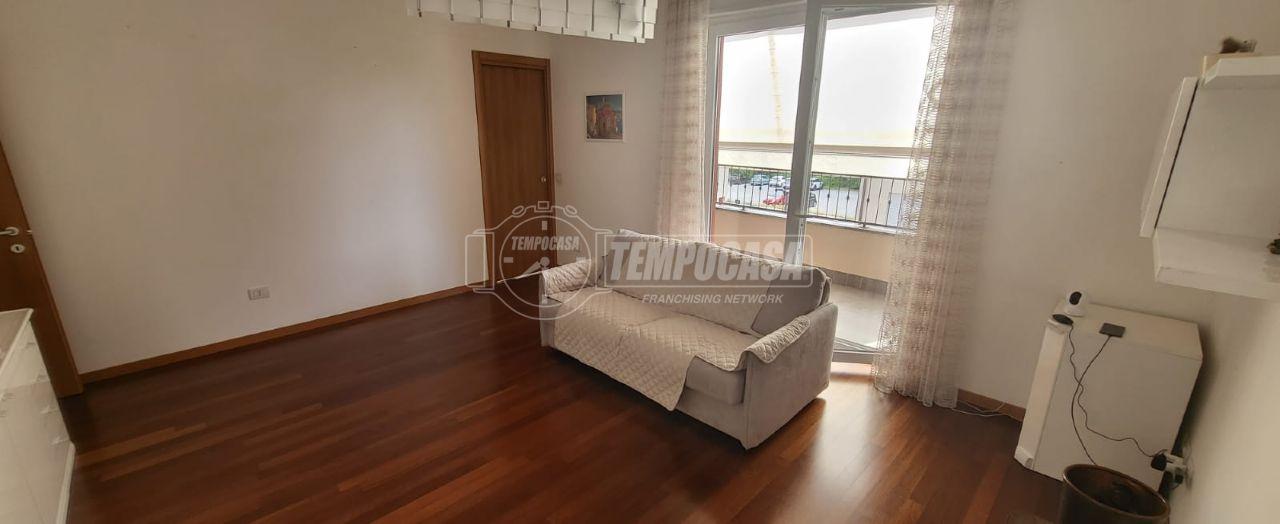 Appartamento in vendita a Malnate