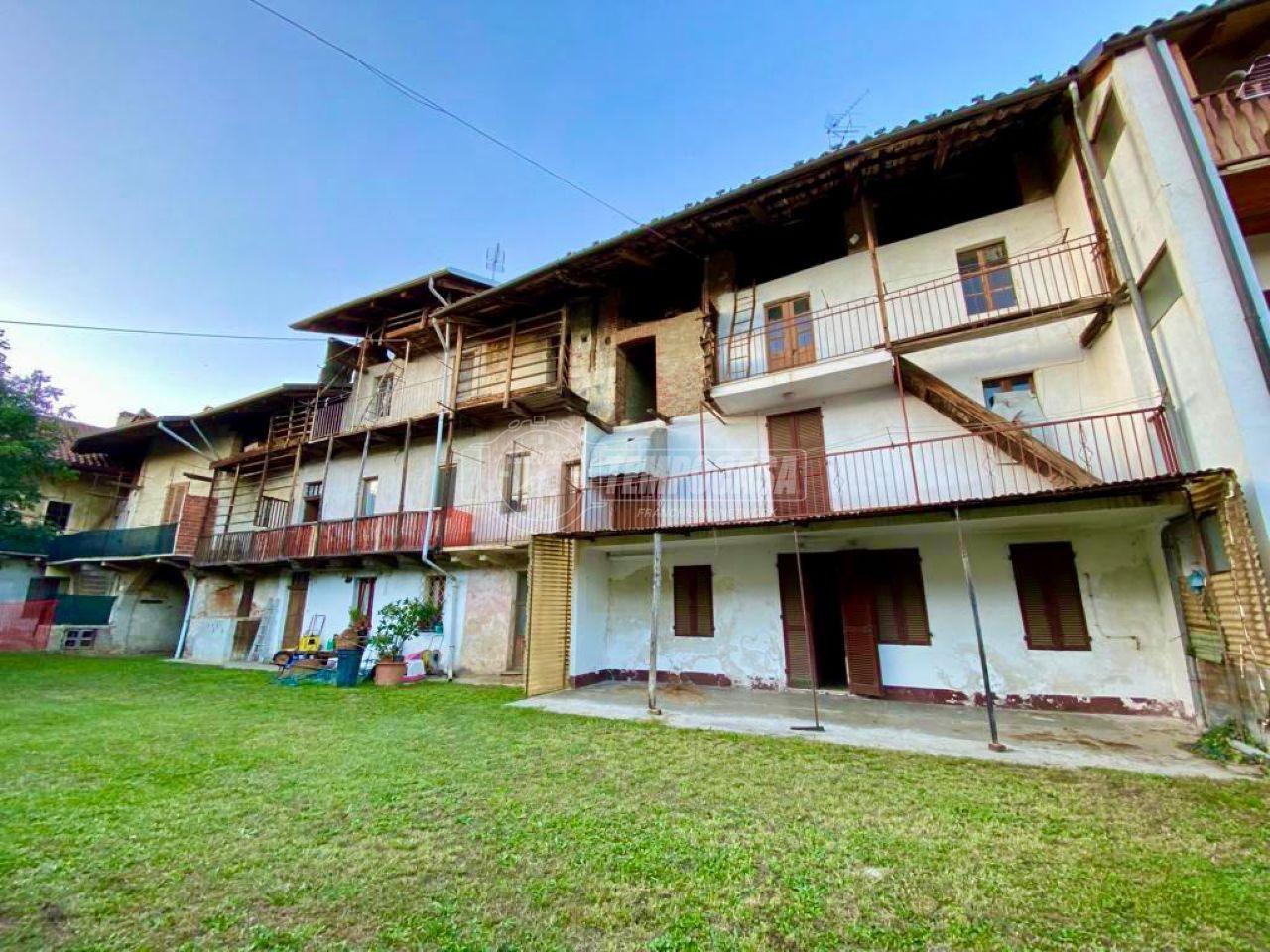 Casa indipendente in vendita a Grosso