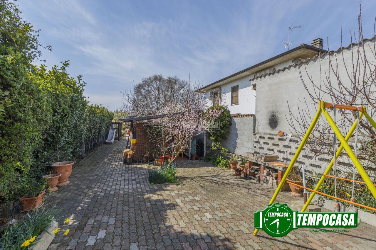 Casa indipendente in vendita a Dorno