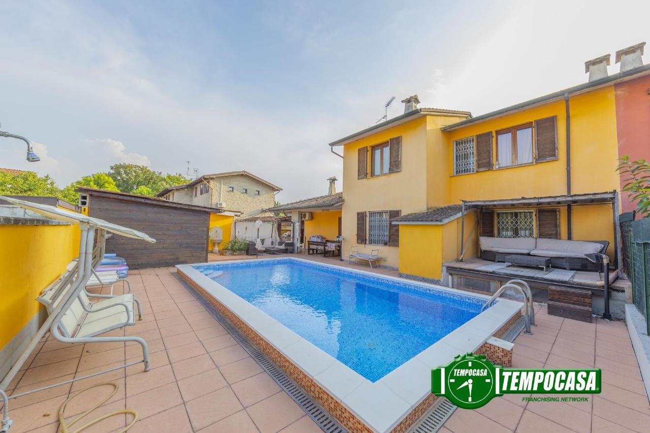 Villa in vendita a Roncaro