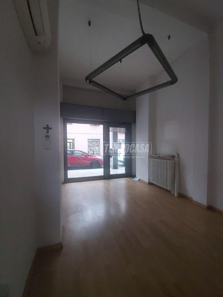 Negozio in vendita a Rescaldina