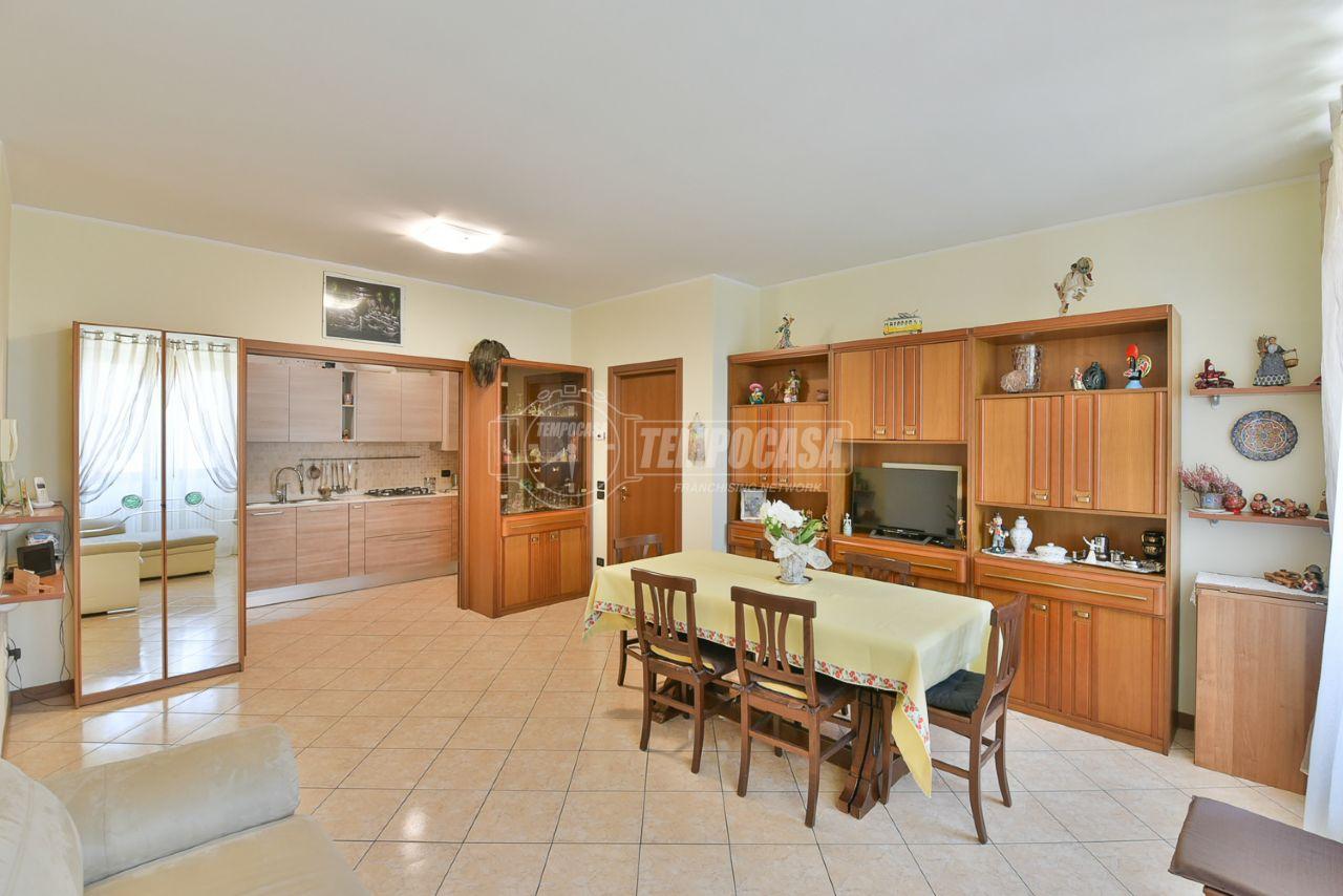 Appartamento in vendita a Lipomo