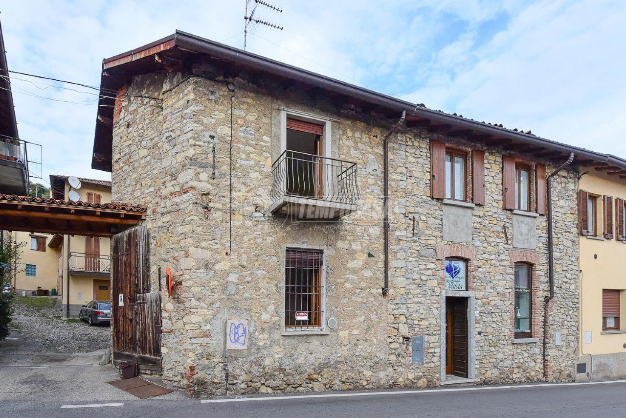 Appartamento in vendita a Albese Con Cassano