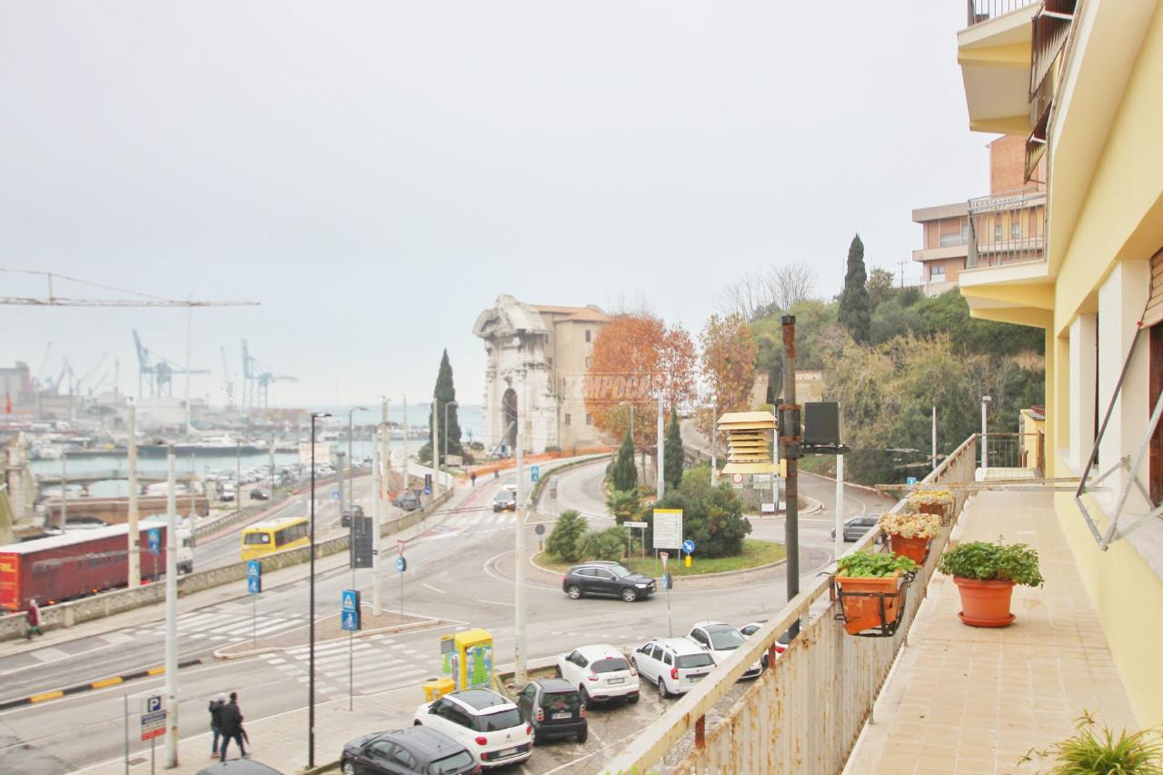 Trilocale in Via Terenzio Mamiani, Ancona