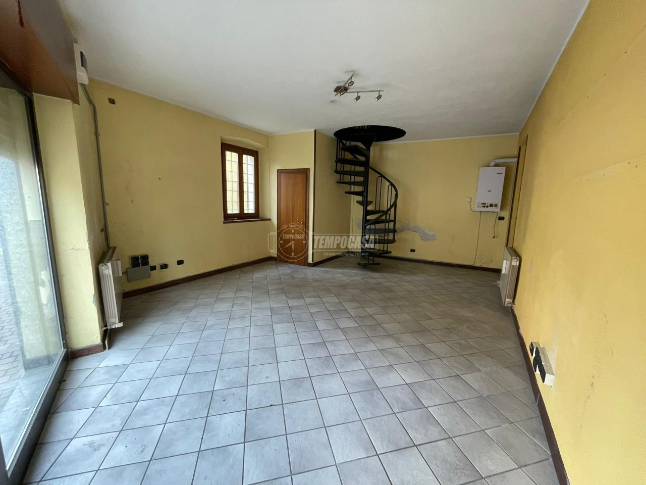 Negozio in vendita a Trezzo Sull'Adda