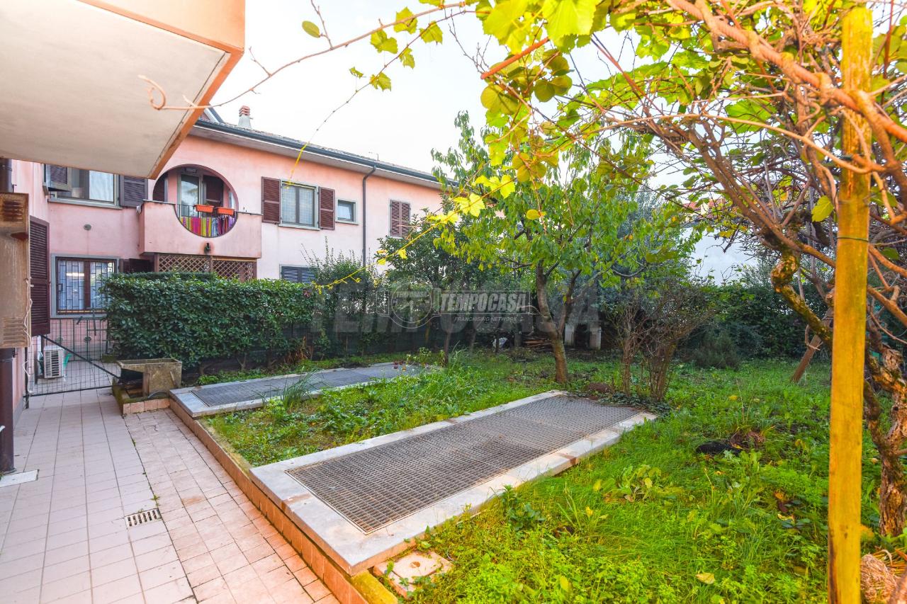 Appartamento in vendita a Trezzano Rosa