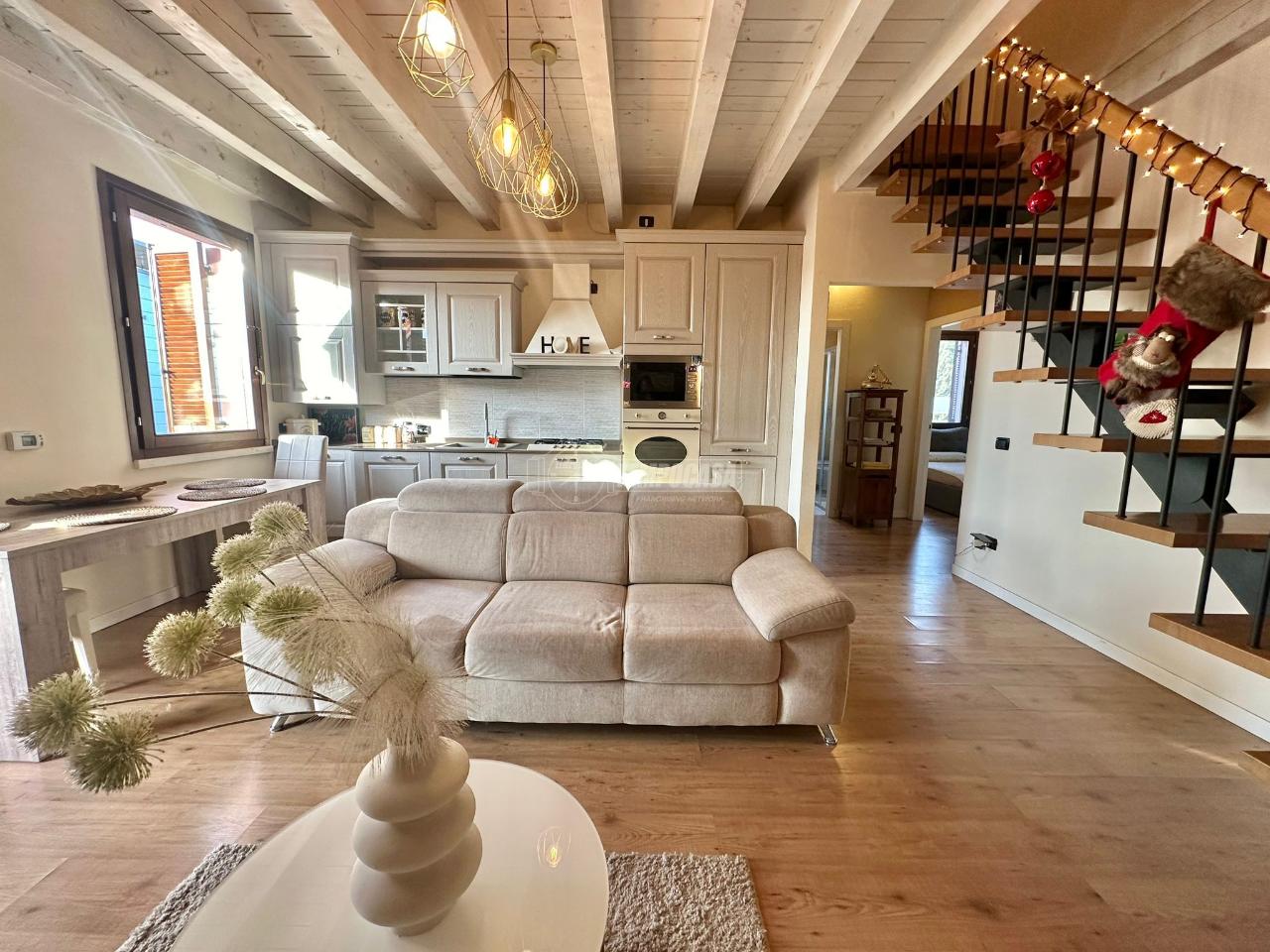 Appartamento in vendita a Peschiera Del Garda