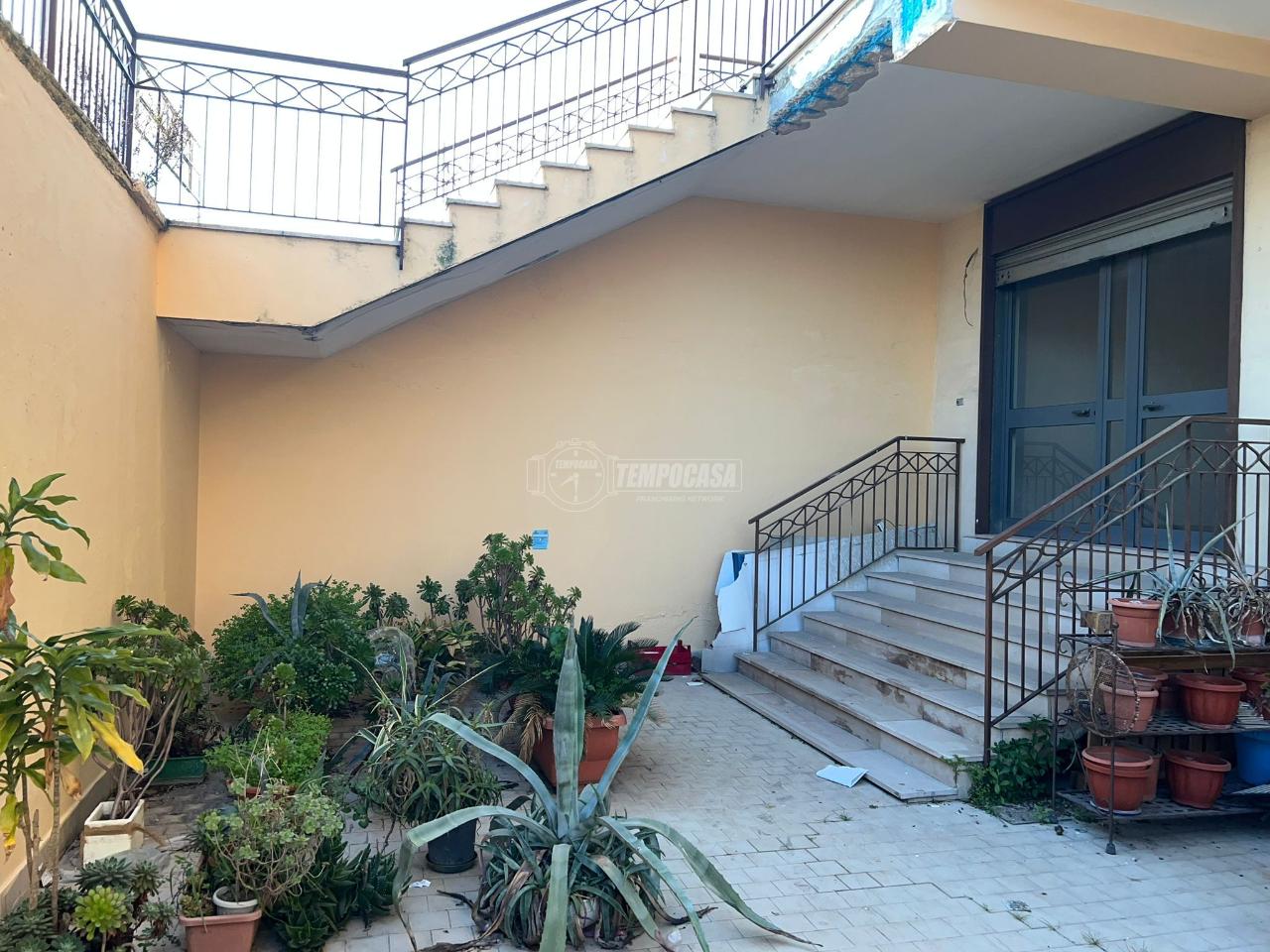 Negozio in vendita a Lusciano