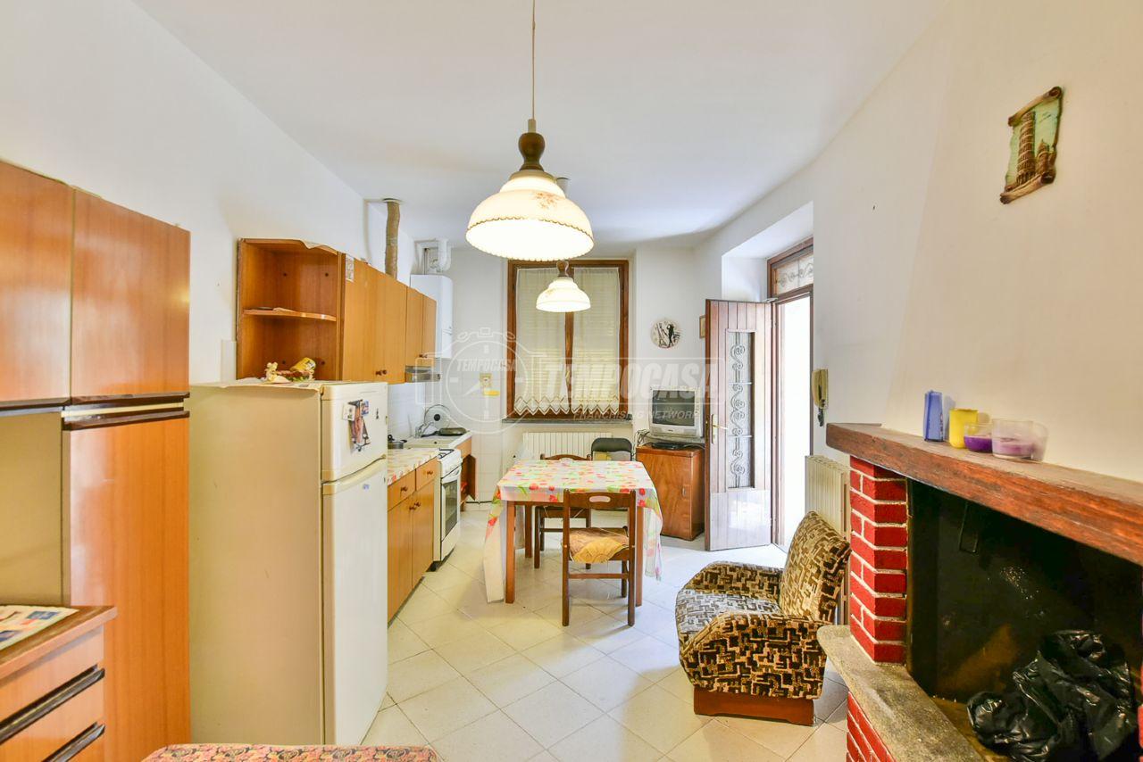 Appartamento in vendita a Erba