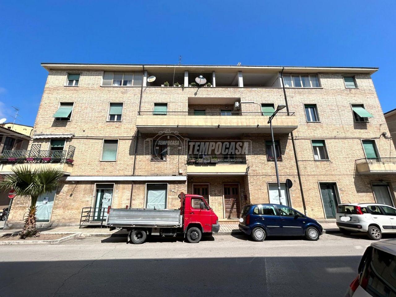 Negozio in affitto a San Benedetto Del Tronto