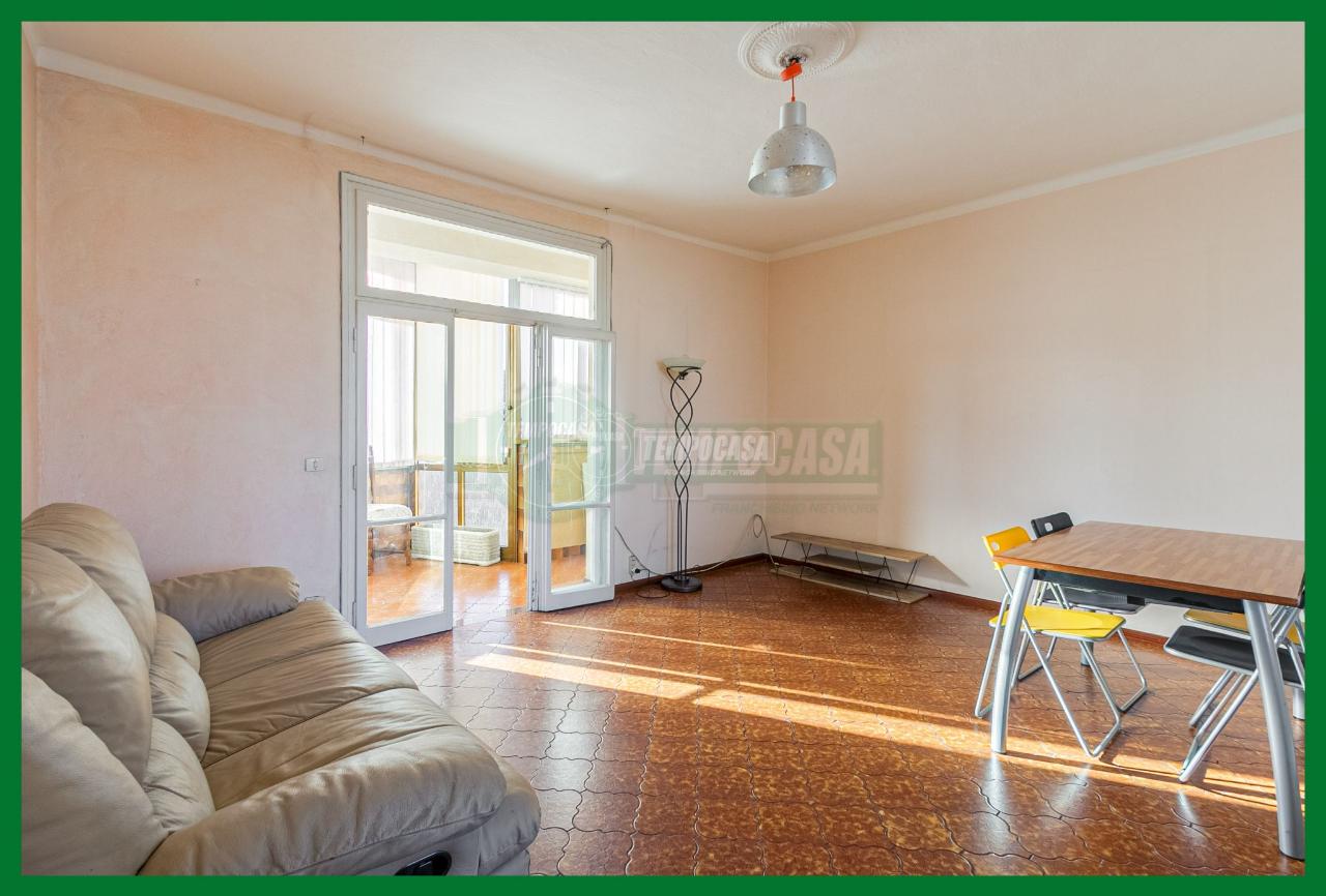 Appartamento in vendita a Jerago Con Orago