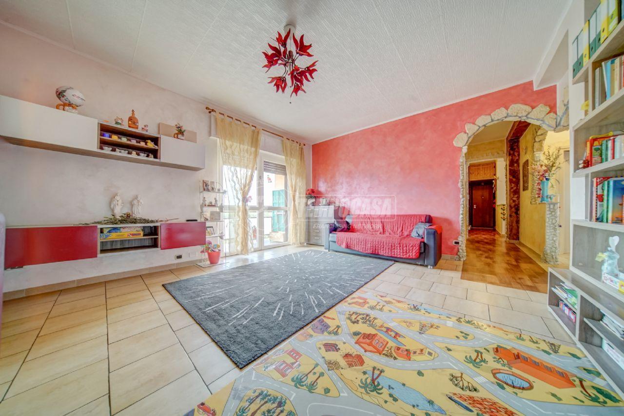 Appartamento in vendita a Oggiona Con Santo Stefano