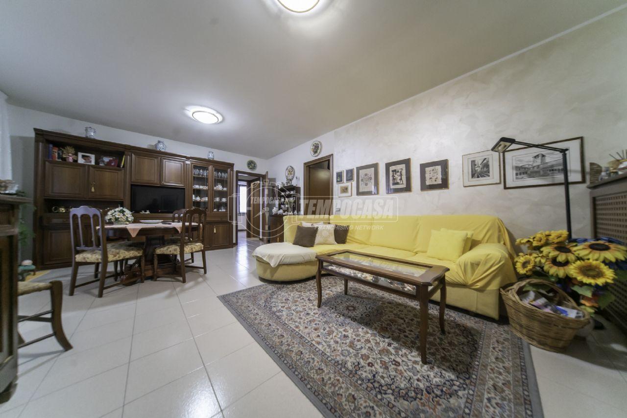 Quadrilocale in Via Monte Nero 20, Jerago con Orago