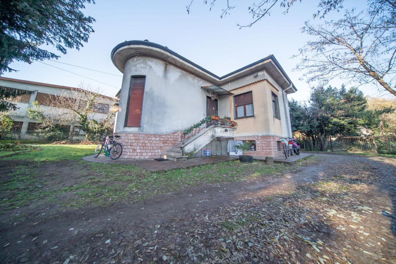 Villa in vendita a Jerago Con Orago