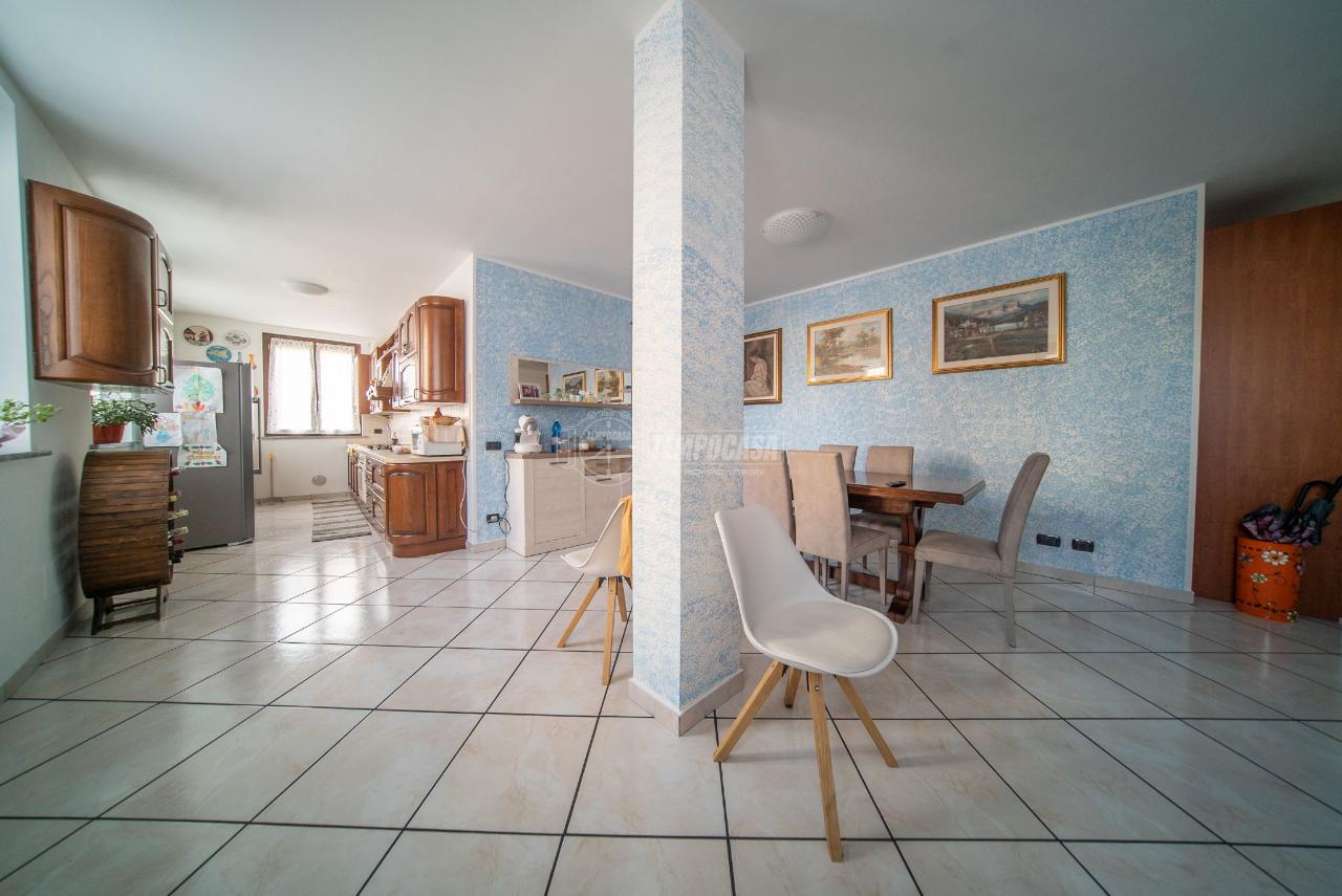 Appartamento in vendita a Cavaria Con Premezzo