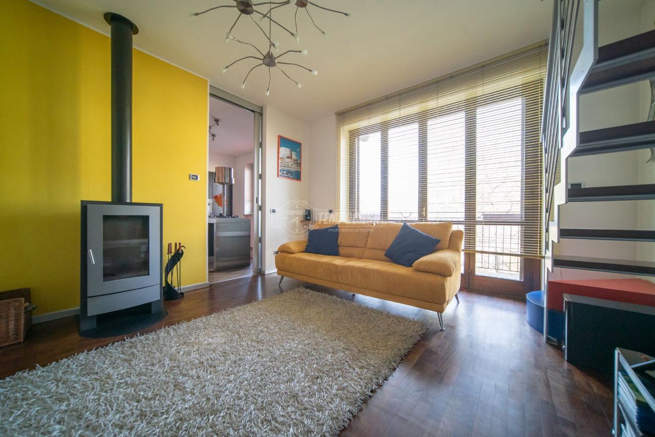 Quadrilocale in Via Galileo Galilei 3, Jerago con Orago