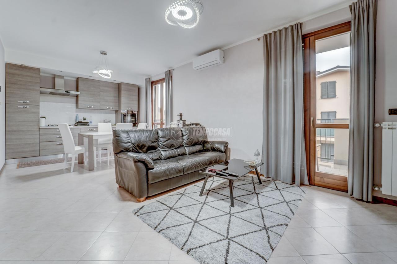 Appartamento in vendita a Cavaria Con Premezzo