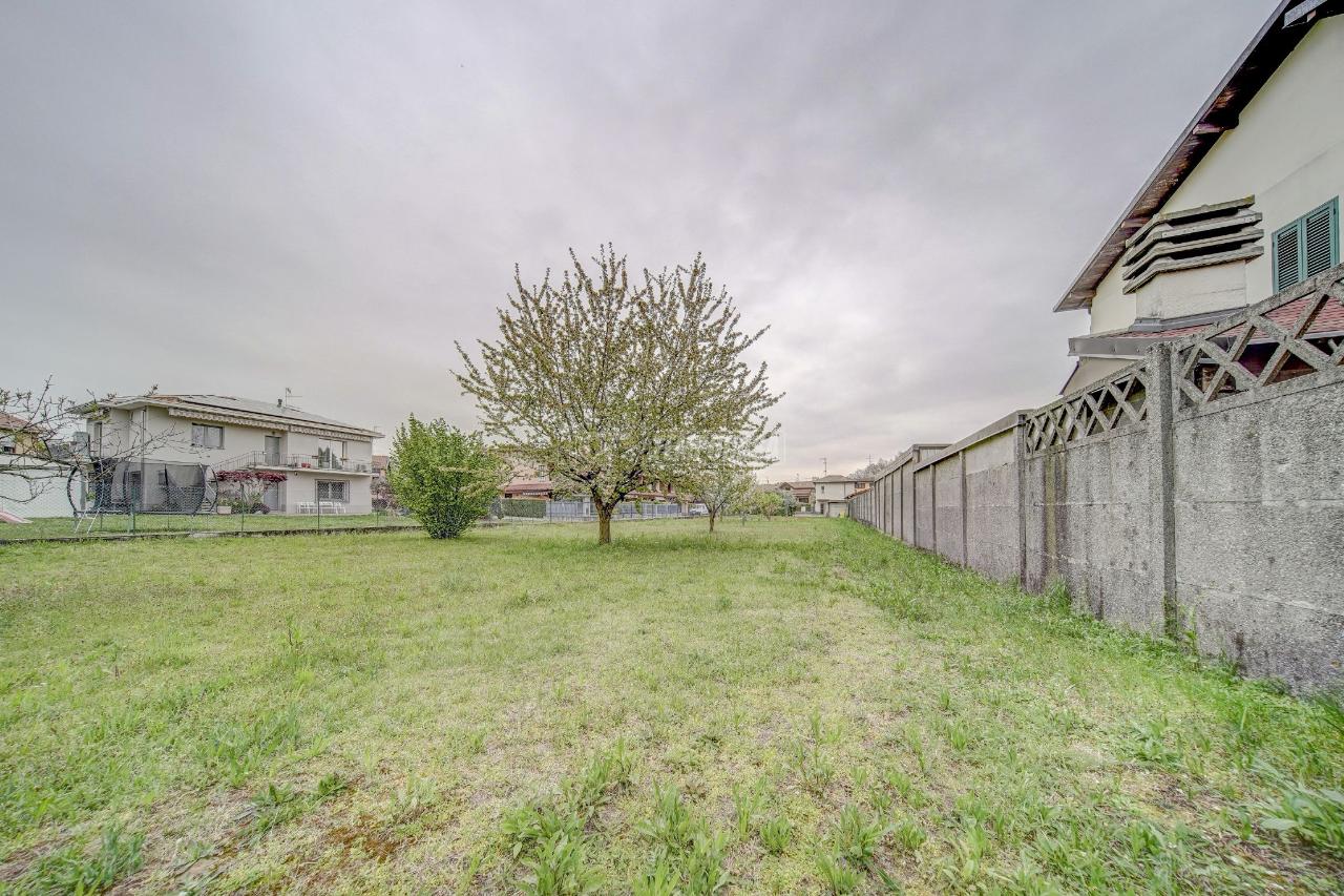 Terreno edificabile in vendita a Oggiona Con Santo Stefano