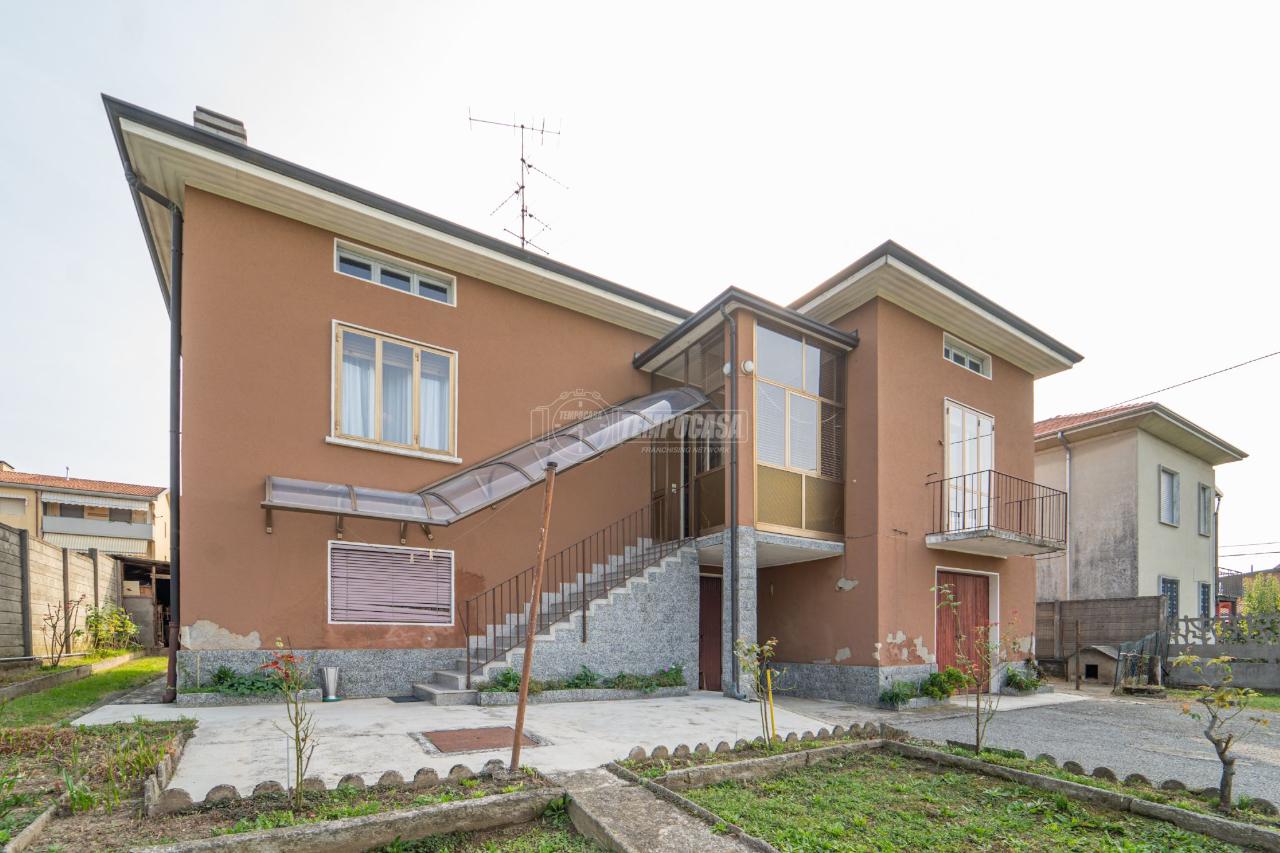 Villa in vendita a Carnago