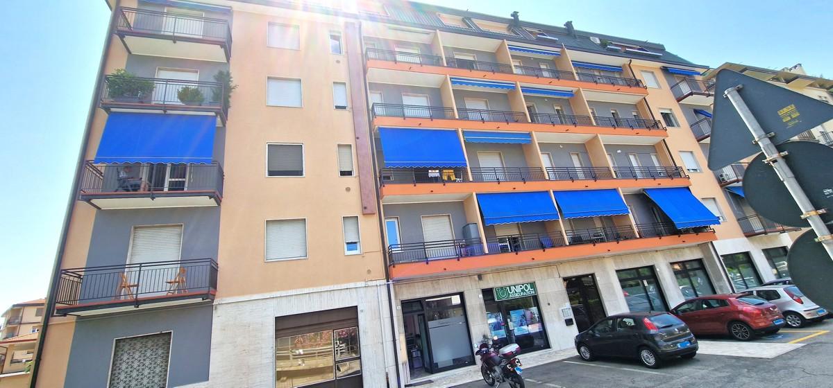 Appartamento in vendita a Laveno Mombello