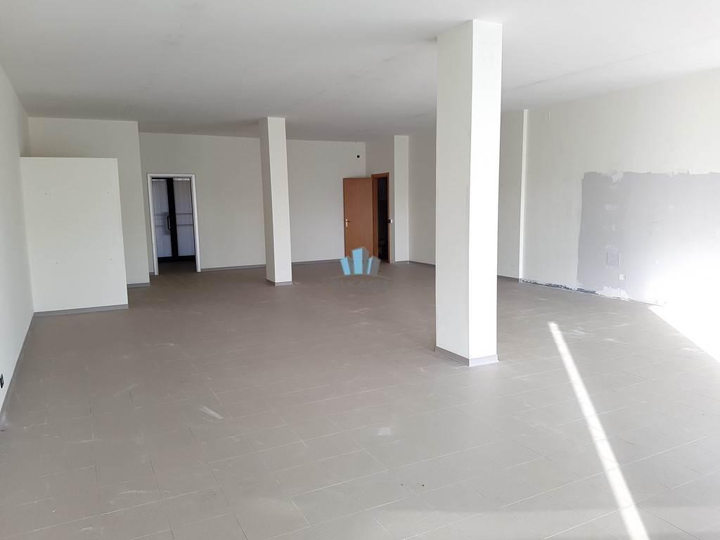 Negozio in affitto a Altidona