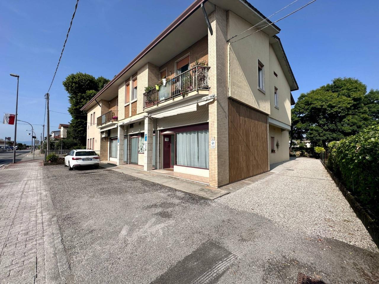 Esercizio commerciale in affitto a Camisano Vicentino