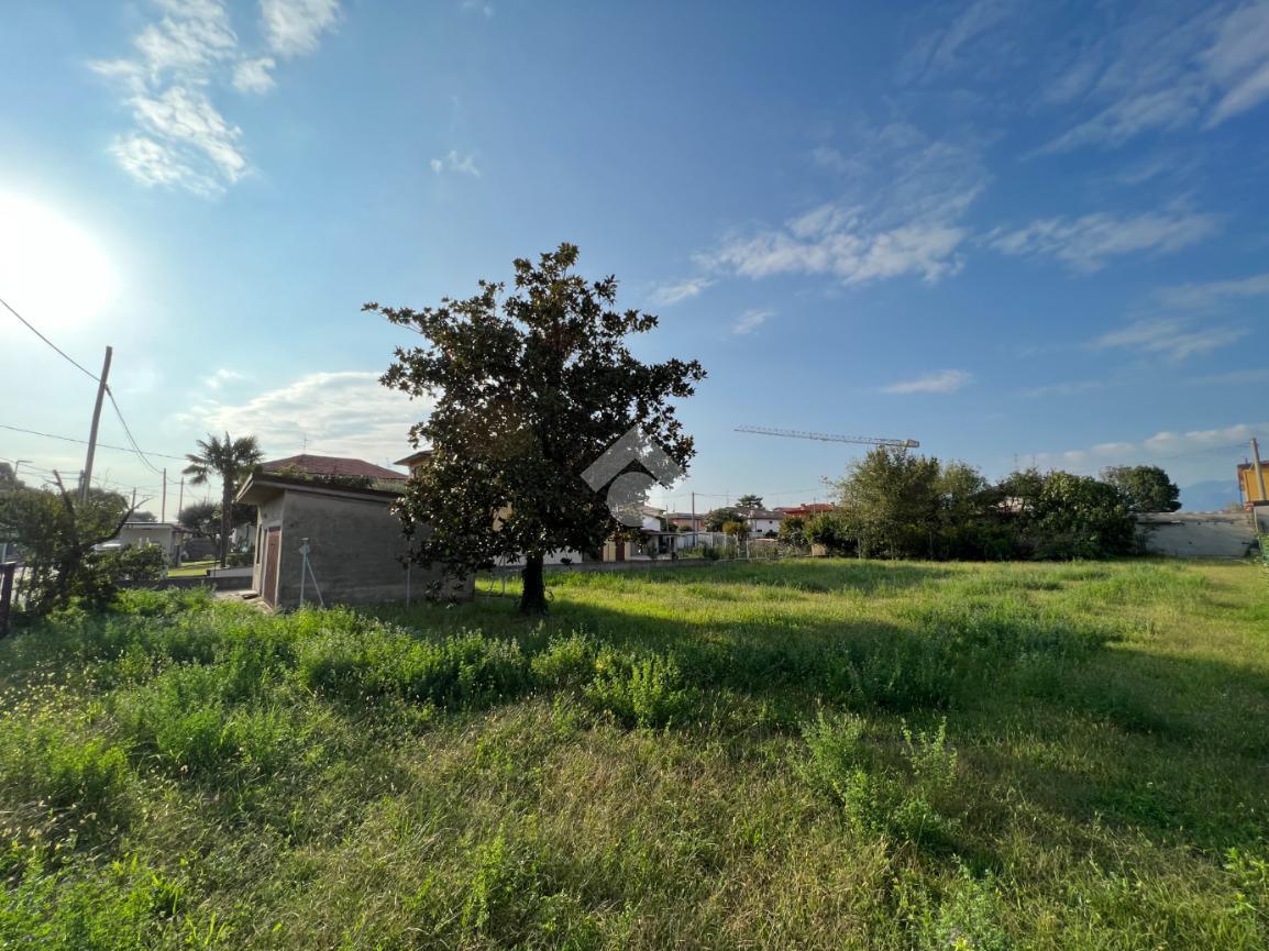 Terreno edificabile in vendita a Madone