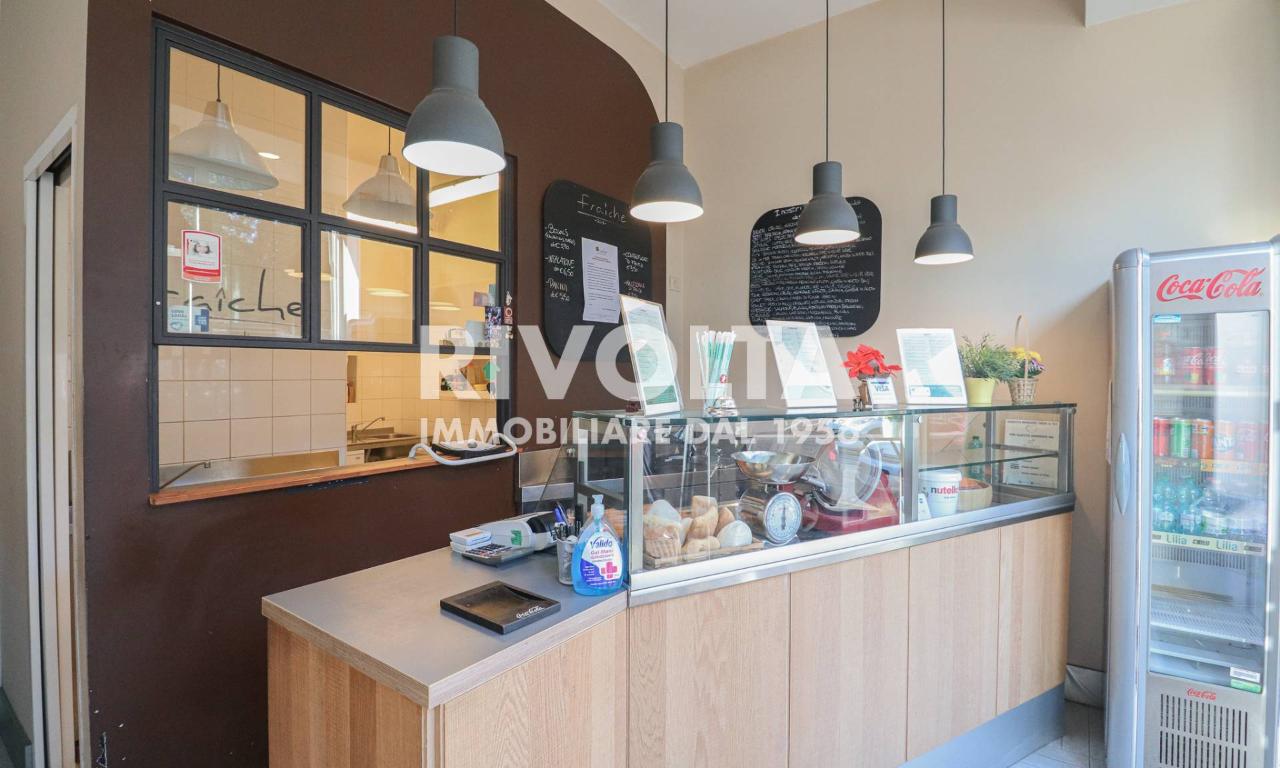 Esercizio commerciale in vendita a Roma