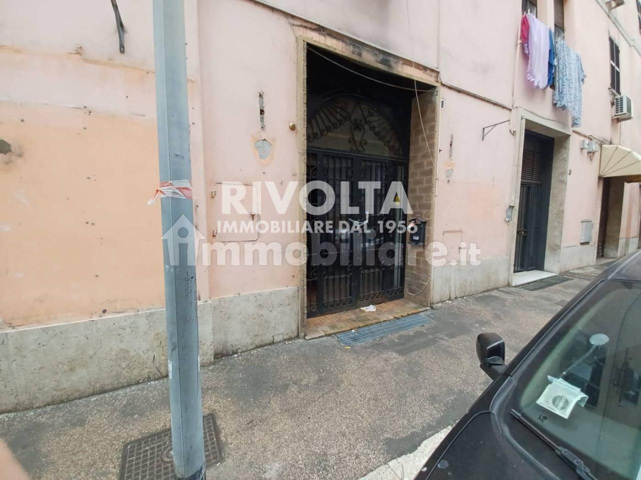 Esercizio commerciale in vendita a Roma