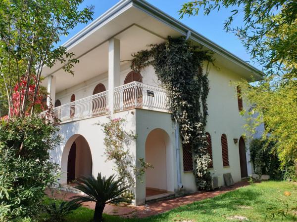 Villa bifamiliare in vendita a Sangineto