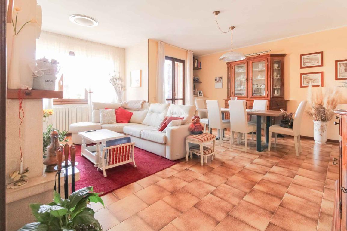 Villa a schiera in vendita a Gargnano