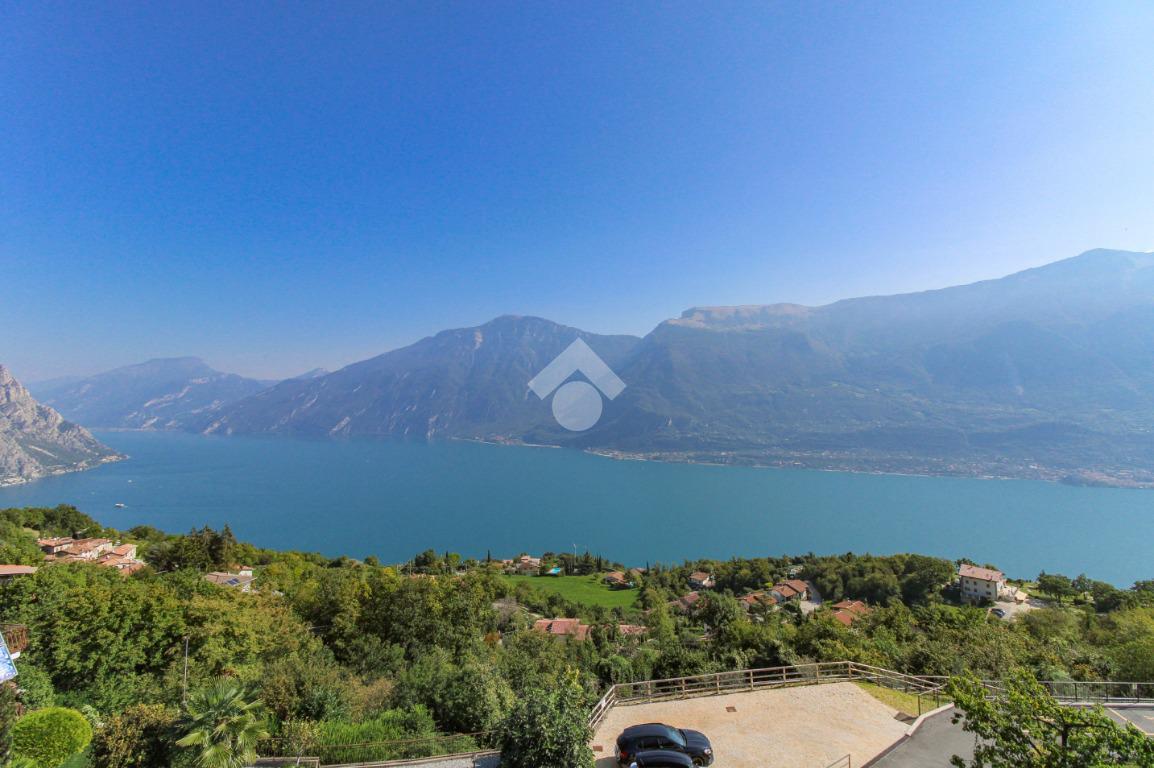 Appartamento in vendita a Tremosine