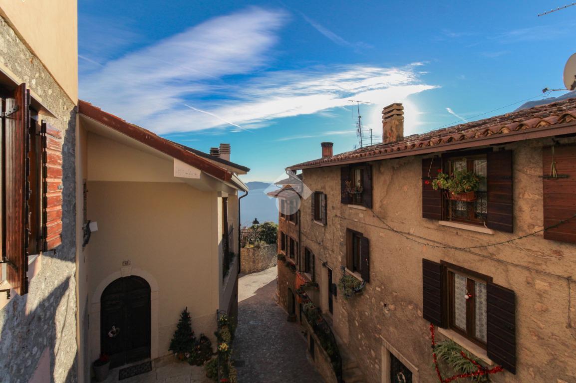 Appartamento in vendita a Tignale