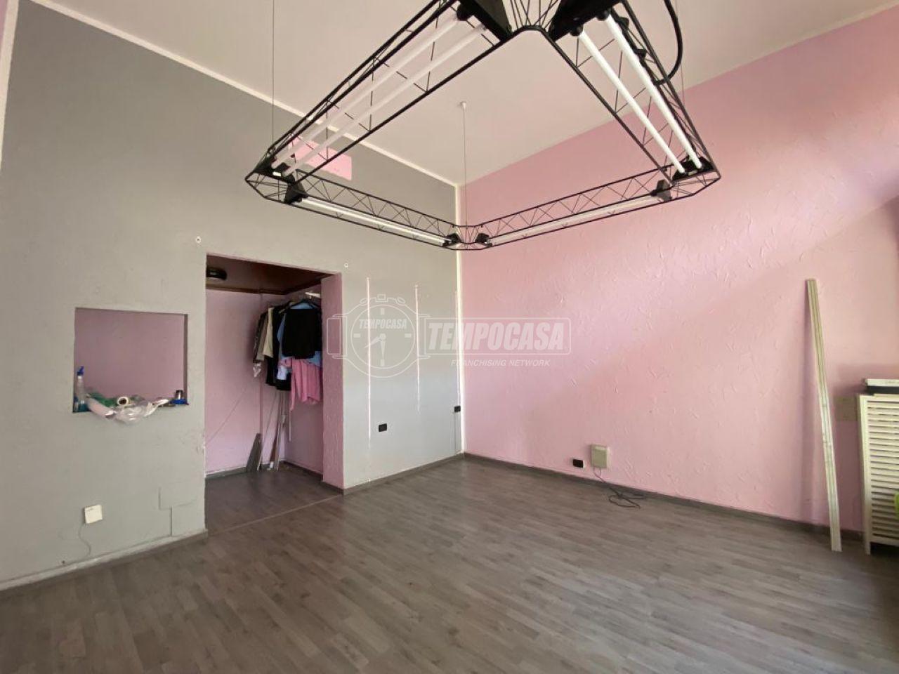 Negozio in vendita a Bresso