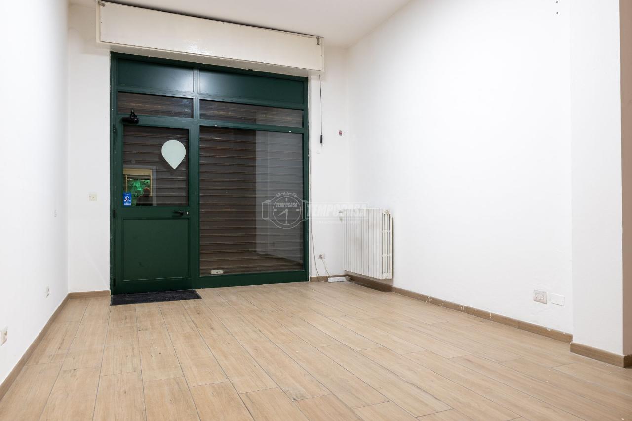 Negozio in affitto a Cormano