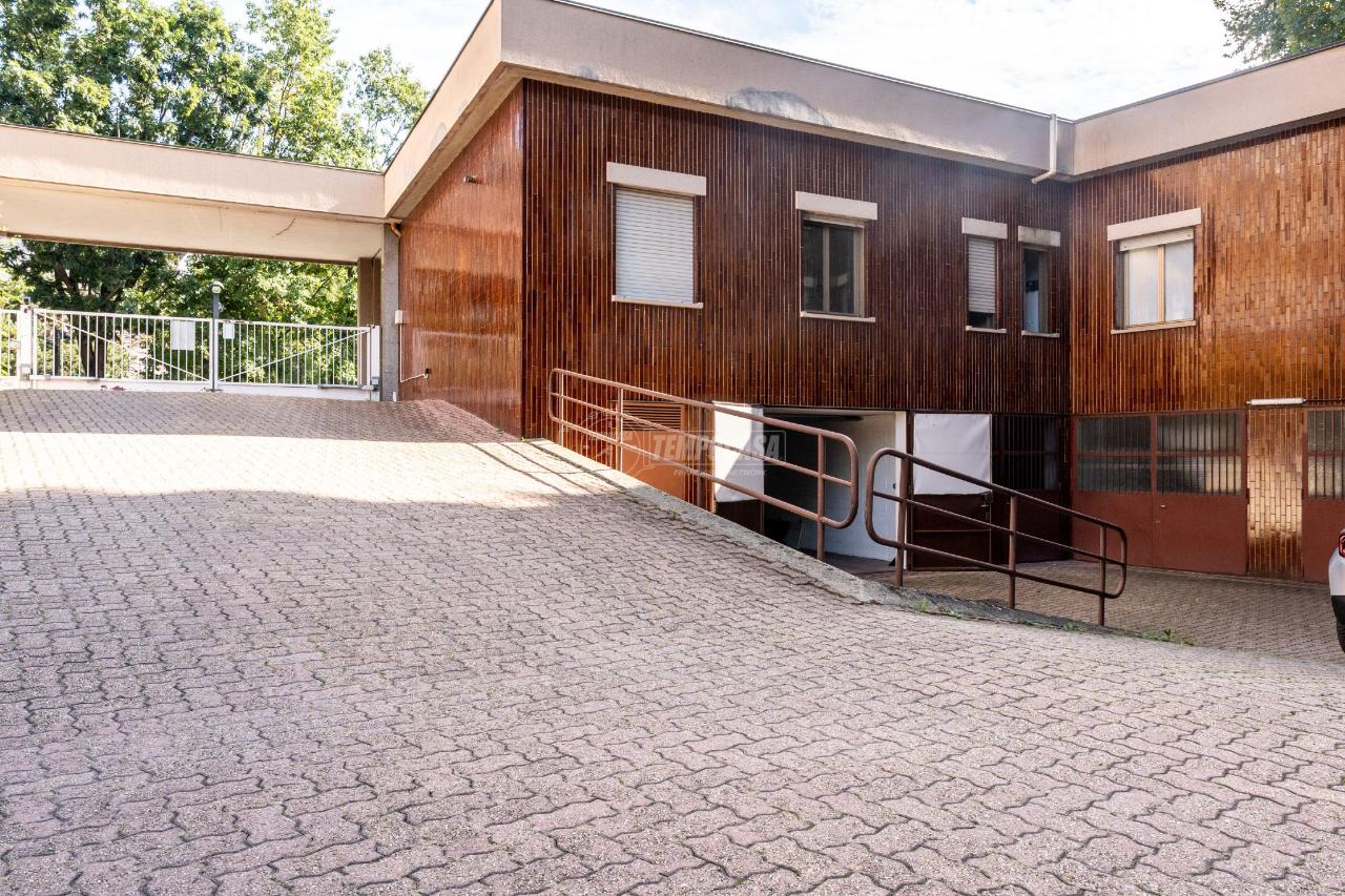 Magazzino in vendita a Cormano