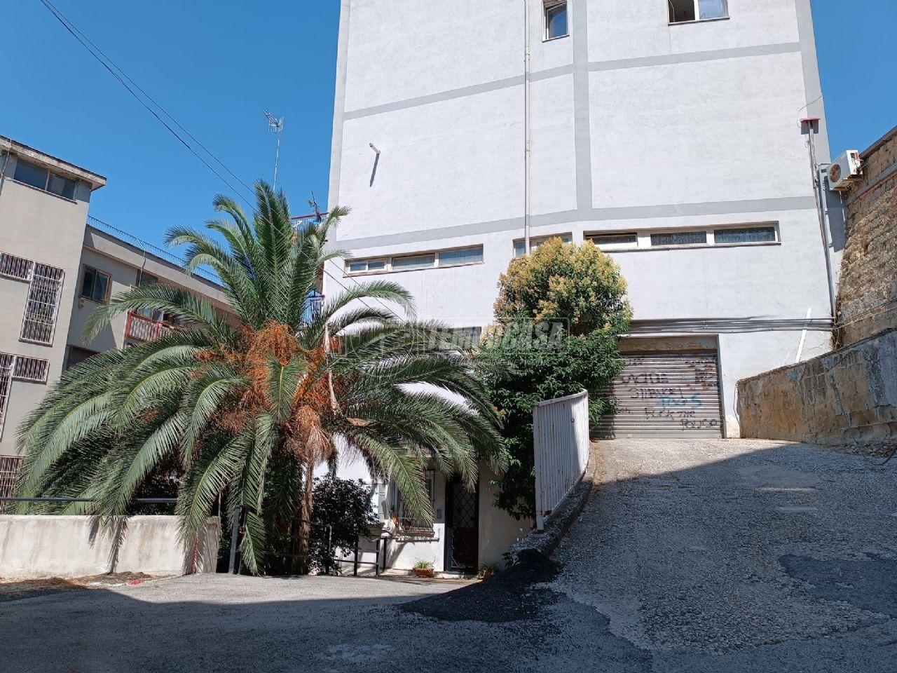 Appartamento in vendita a Napoli