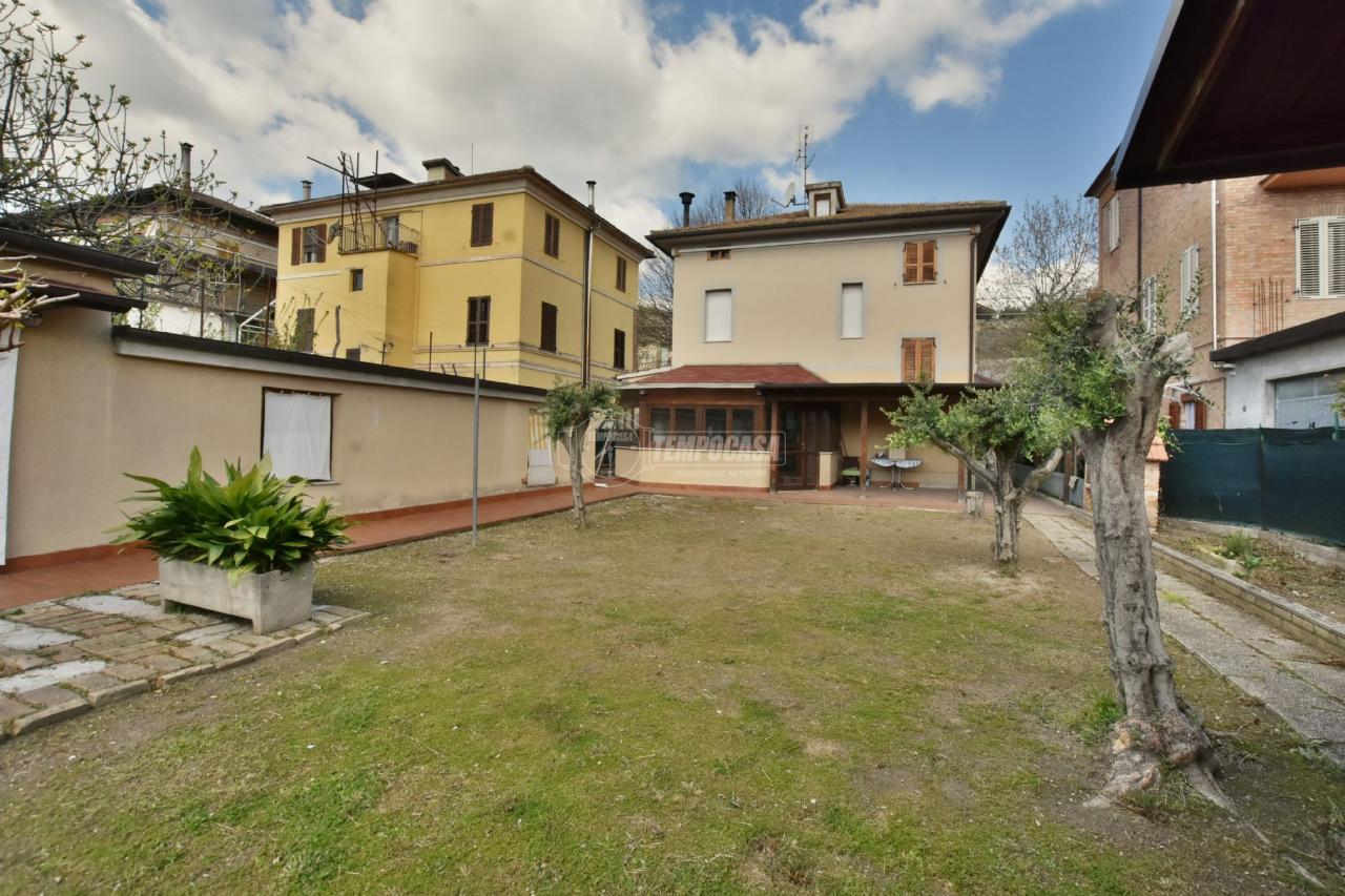 Casa indipendente in vendita a Tolentino