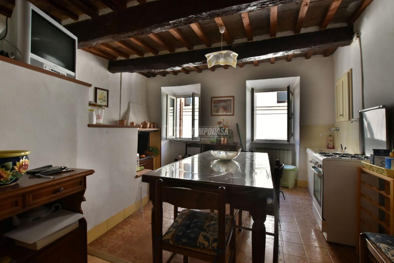 Casa indipendente in vendita a Tolentino