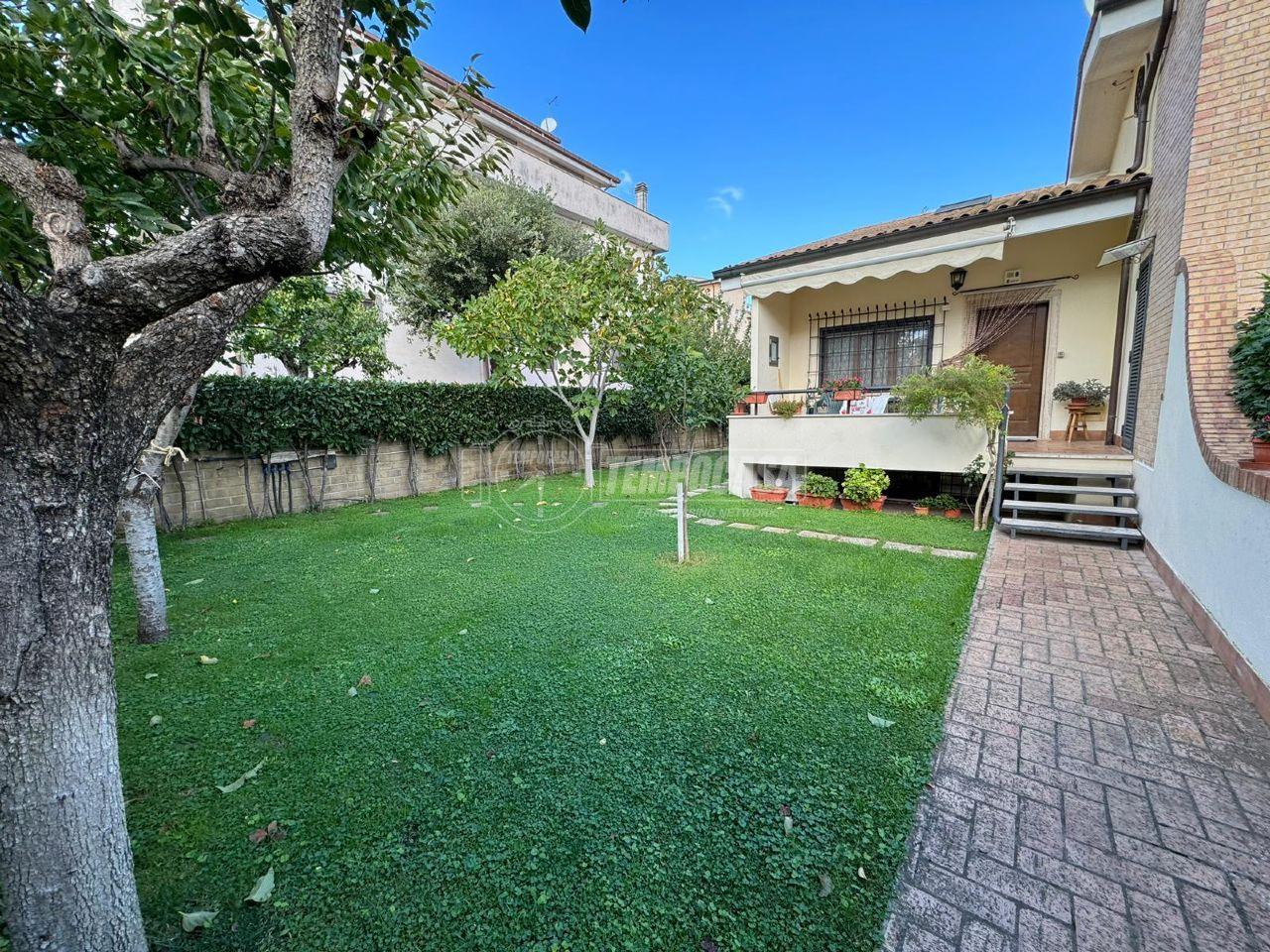 Villa a schiera in vendita a Roma