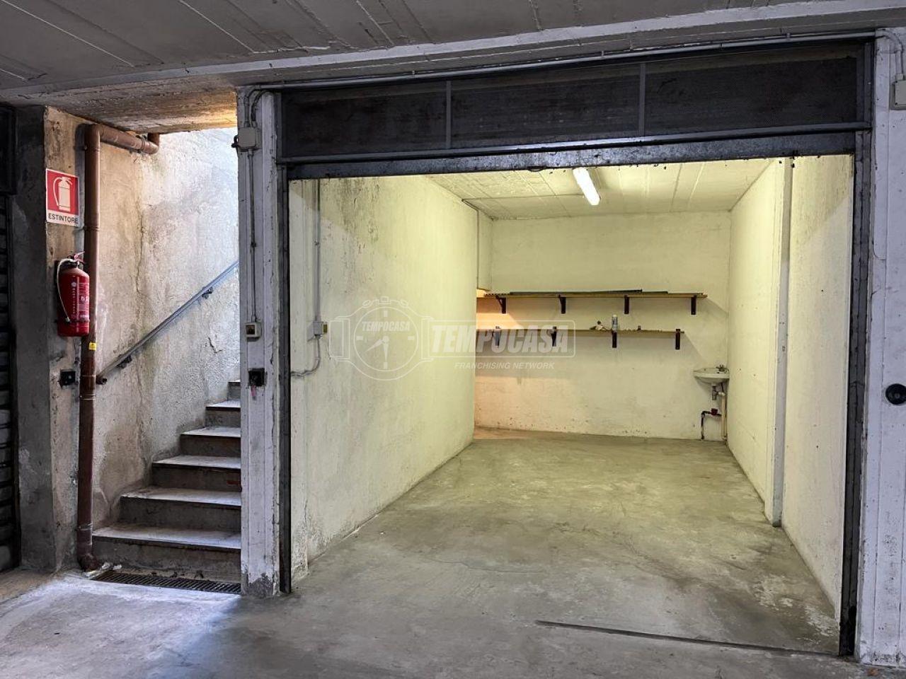 Box in vendita a Ovada