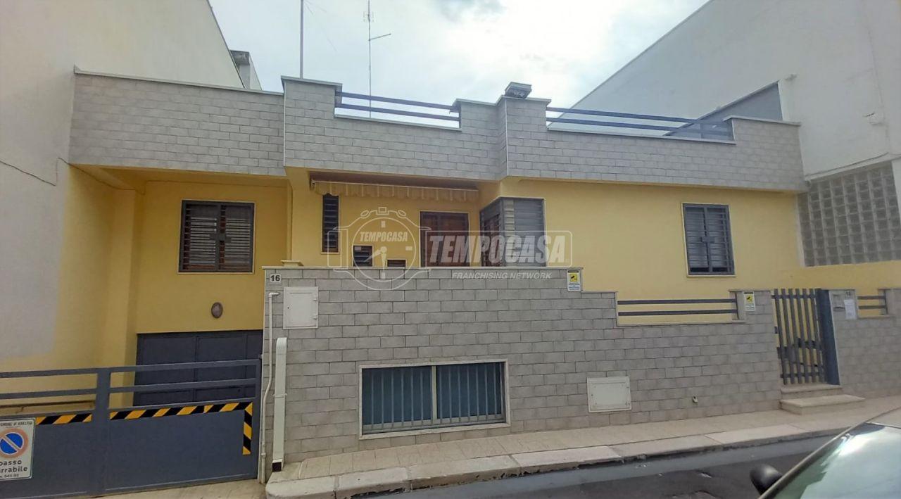 Casa indipendente in vendita a Adelfia