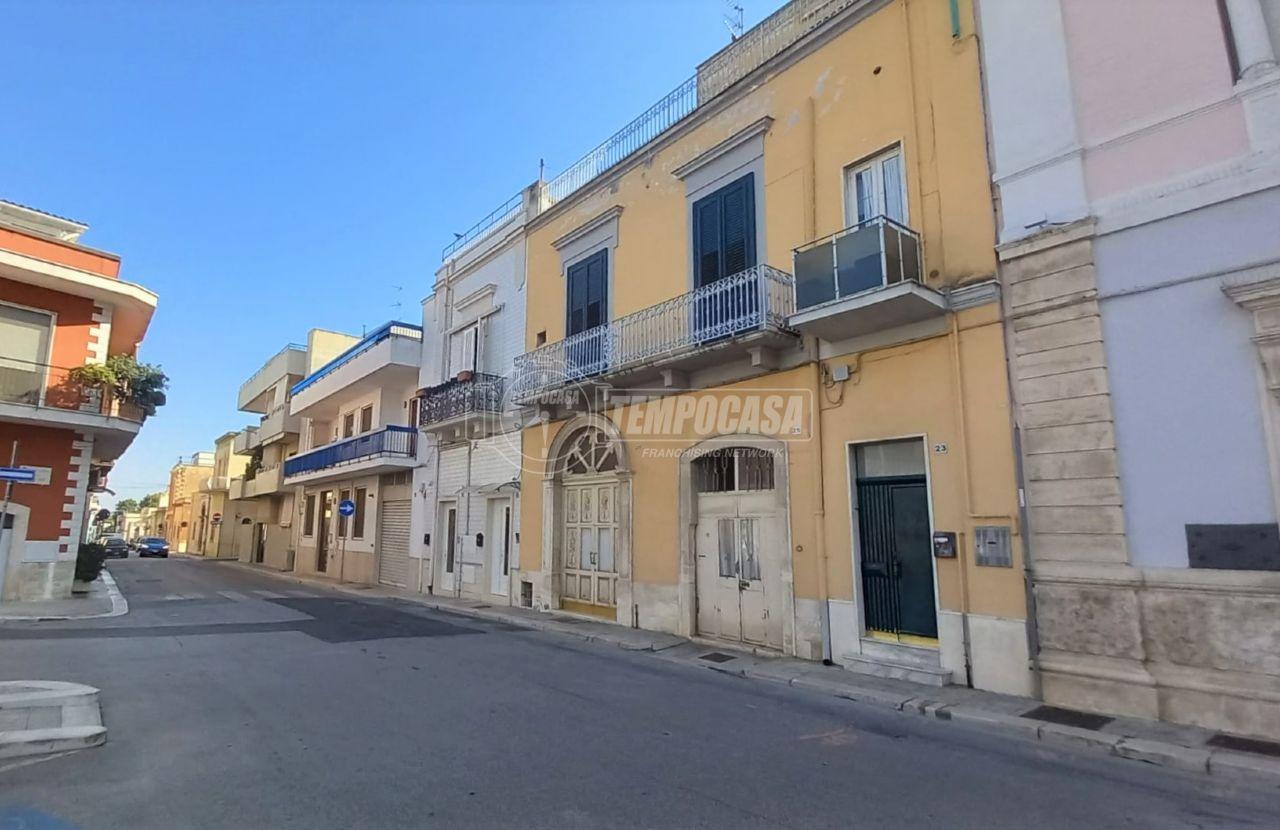 Casa indipendente in vendita a Adelfia