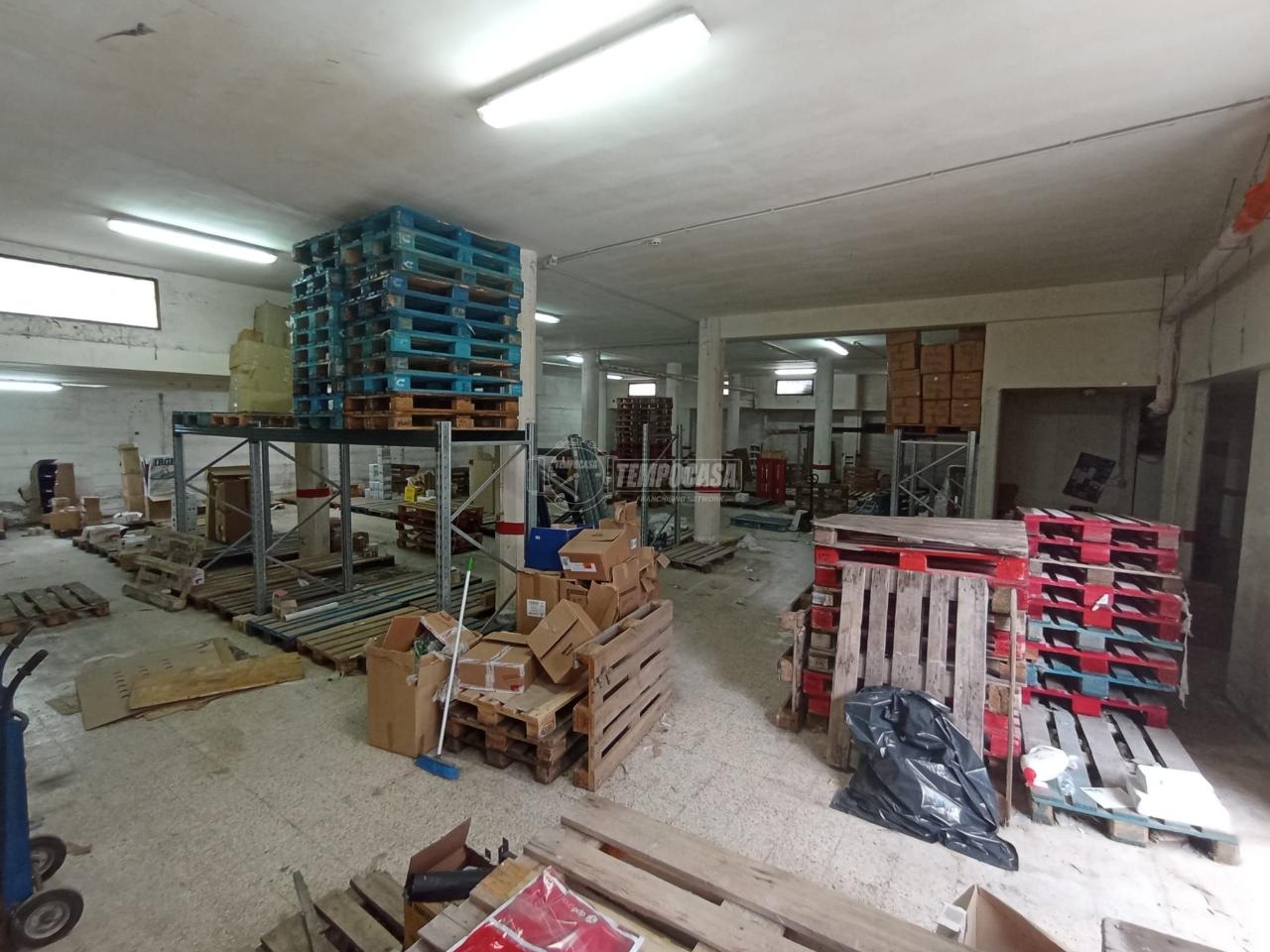 Magazzino in vendita a Casamassima